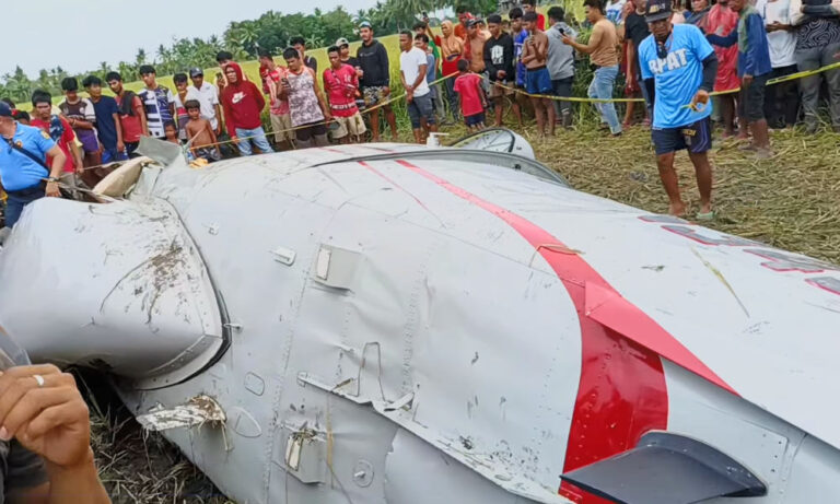 U.S. military-contracted plane crashes in the Philippines, killing 4 ...