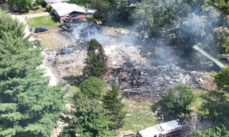 5 injured after house explosion in St. Louis County - BNO News