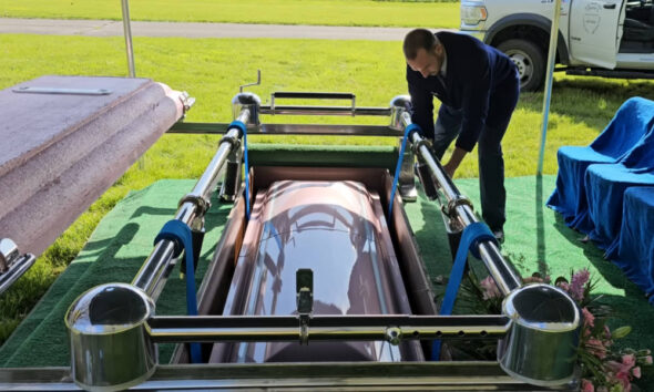 Worker dies after burial vault collapses at Dallas-area funeral home ...