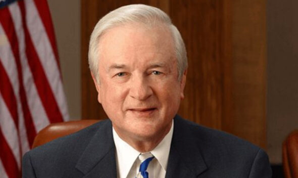 Former North Carolina Governor James B. Hunt Jr. dies at 88 - BNO News