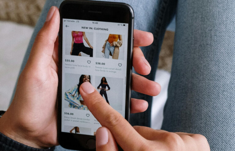 7 Reasons Why Virtual Try-On Clothing Is Revolutionizing Online ...