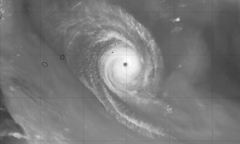 Tropical Cyclone Horacio strengthens into first Category 5 equivalent ...